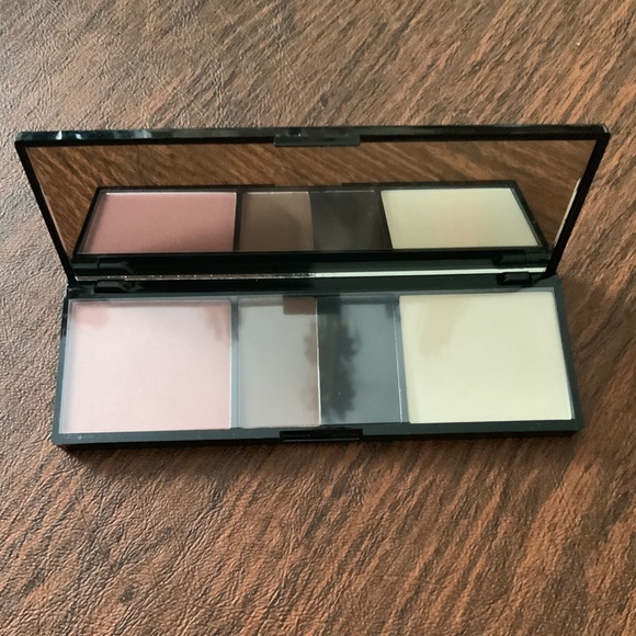ME Makeover Essentials | Makeup | Makeover Essentials Eyeshadow Palette ...